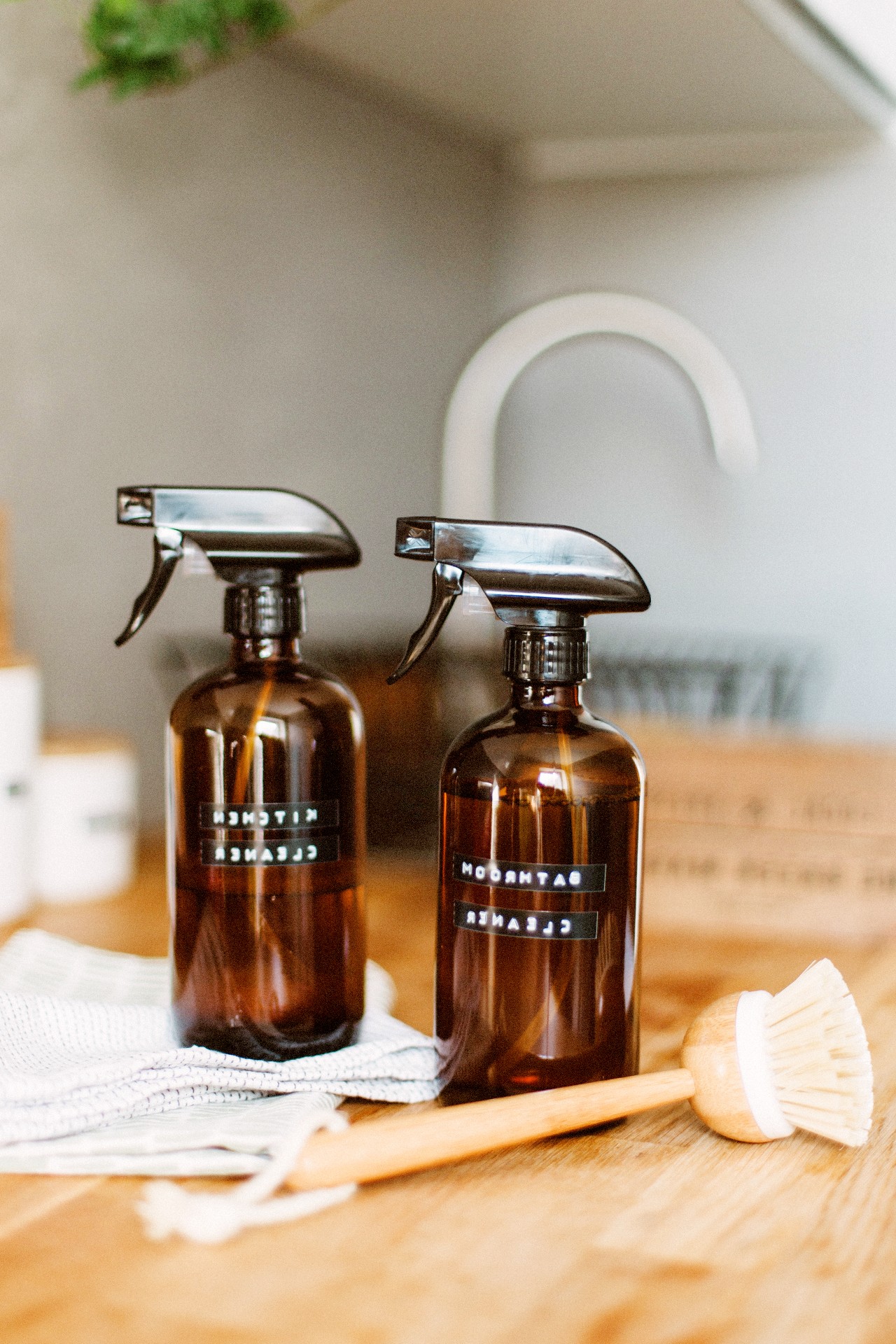Cleaning with hydrogen peroxide at home